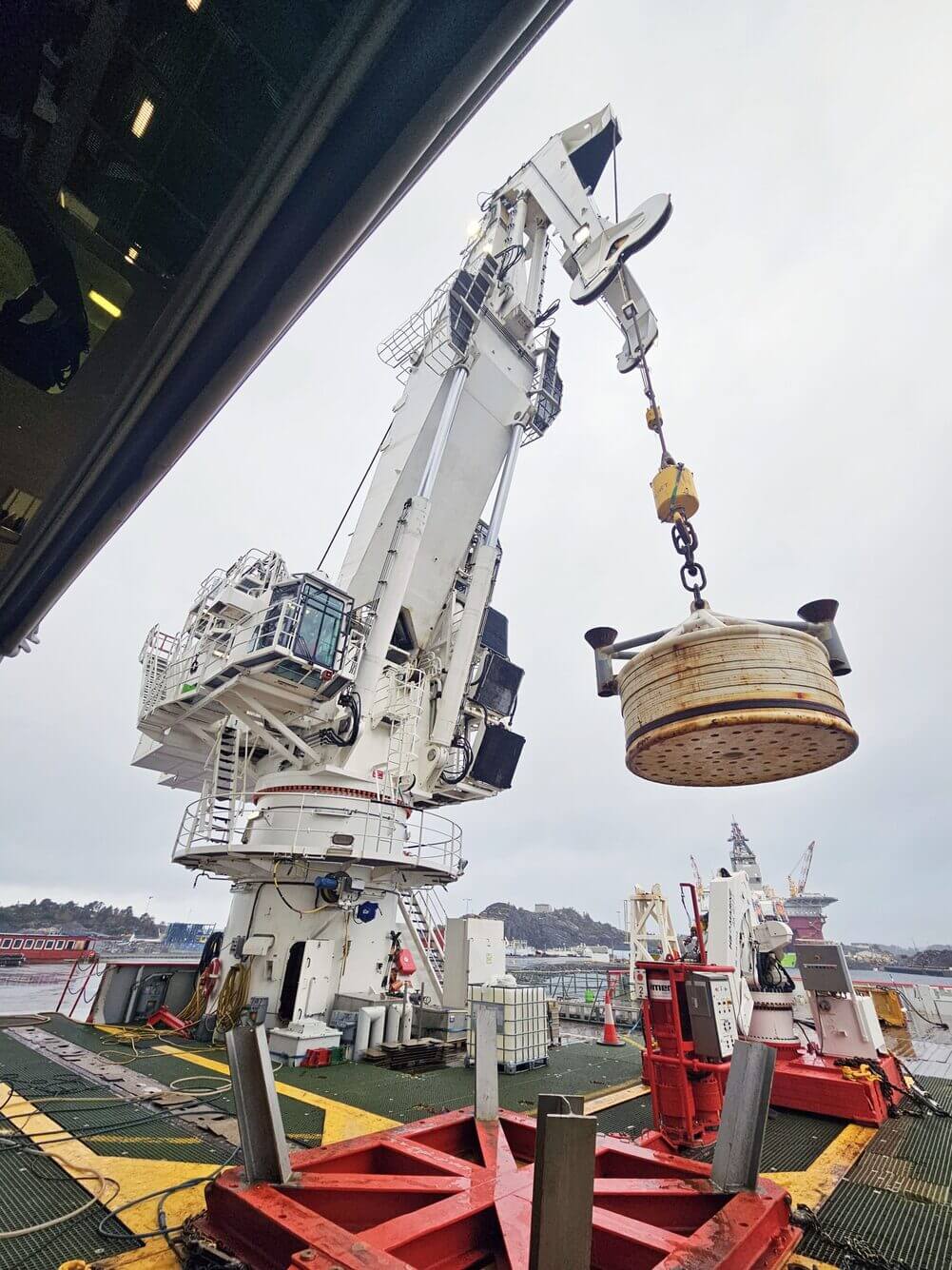 Ship equipment services - HPU